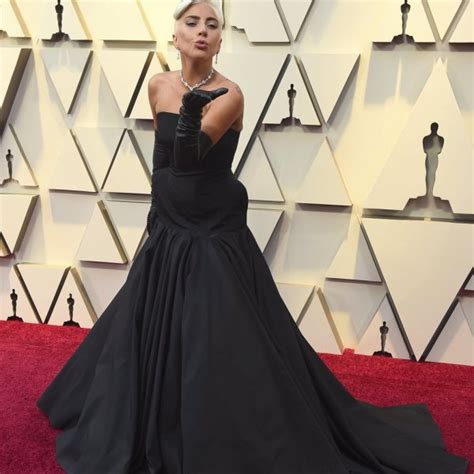 Lady Gaga En La Alfombra Roja De Los Premios Oscar 2019 Alfombra Roja