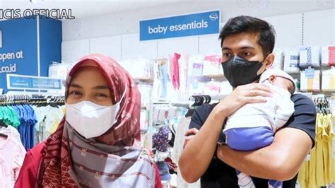 Ditinggal Teuku Ryan Di Mal Ria Ricis Protes Langsung Minta Digandeng