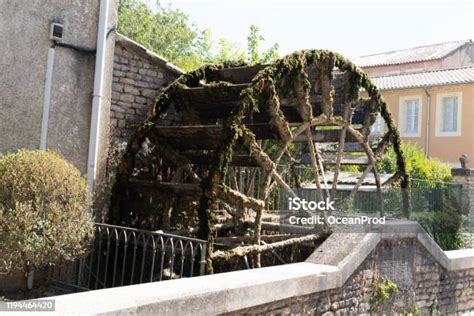 운하 바퀴 오래된 물 공장 Lisle 쉬르 라 소르그 Vaucluse 아비뇽 프랑스 0명에 대한 스톡 사진 및 기타 이미지 0명 강 건축 Istock