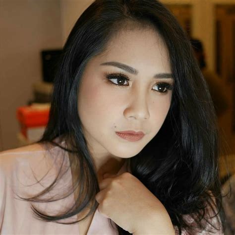 Indonesian Model Indonesian Artist Ariel Tatum Profile Wes Erofound