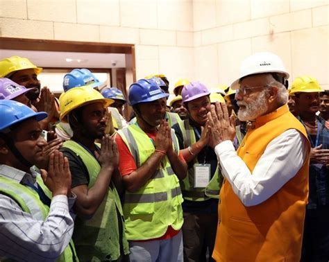 पीएम मोदी ने किया नए संसद भवन का सरप्राइज दौरा 1 घंटे तक बारीकी से