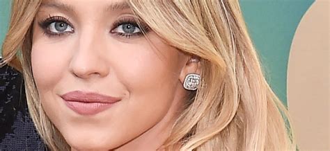 Sydney Sweeney Suffers Embarrassing Nip Slip In Wet Bikini