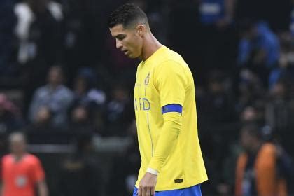 Cristiano Ronaldo hace feo gesto en Arabia llevó bandera de Al Hilal a sus genitales VIDEO