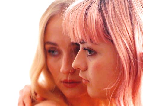 Uhh Stark Sophie Turner And Maisie Williams For