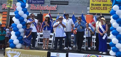Salvadoreños abuchean a diputada Claudia Ortiz durante desfile en Los