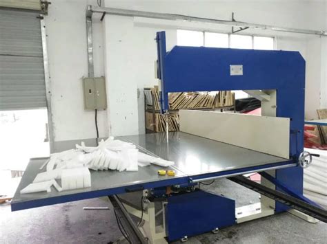 立切机刀带的使用寿命及养护方法 东莞市宏茂机械设备制造有限公司