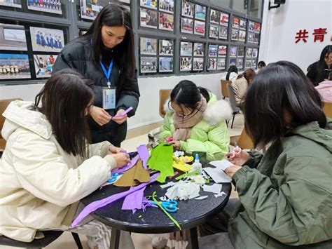 我校学生活动发展中心成功举办永不凋谢的花朵通草花工艺体验与制作活动