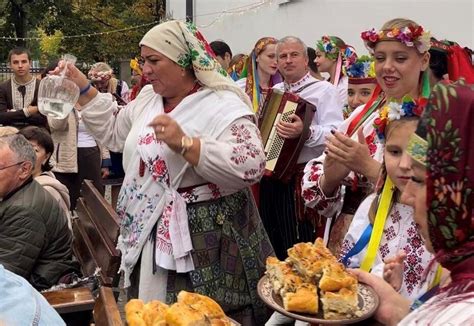 У Білгороді Дністровському «відгуляли старовинне українське весілля Південь сьогодні