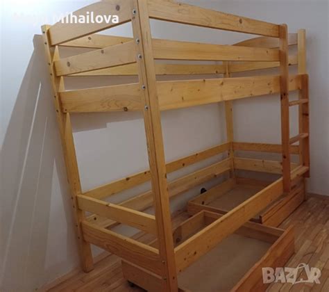 Двуетажно легло от масив с две чекмеджета в Спални и легла в гр София