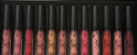 Купить Помада KYLIE черные NEW 12 штук | Подарочный набор декоративной ...