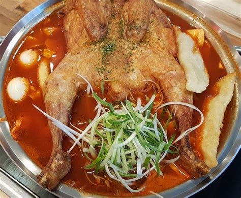 매콤쫄깃 떡볶이에 바삭한 치킨 통째로 넣은 청년다방 최애픽 통닭떡볶이 네이버 포스트