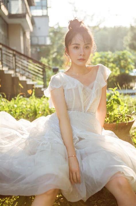 楊若兮近照美如仙女，誰能看出她已是3歲孩子的媽？ 每日頭條