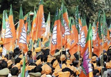 बीजेपी के 12 सांसदों को खाली करने होंगे बंगले नोटिस जारी Abhay India