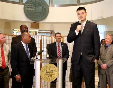 最新姚明全家福 一家五口都是巨人