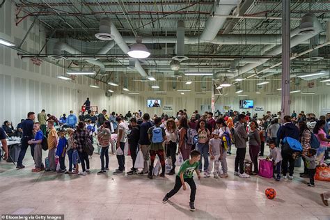 Border Security Negotiations Hit A Wall After 5 000 Crossings A Day