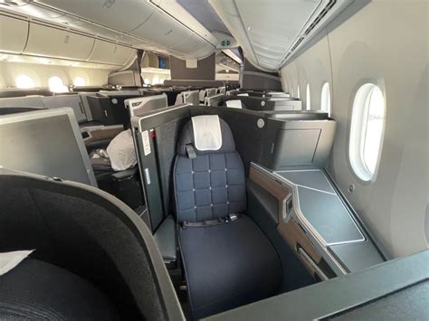 Review British Airways 787 10 Business Class Club Suite Live And