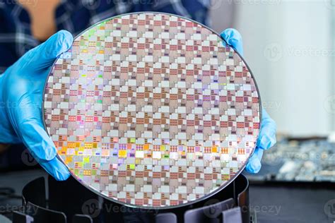 Silicon Wafer For Manufacturing Semiconductor Of Integrated Circuit