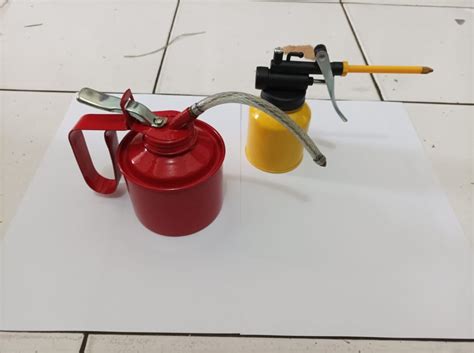 Oli Can 2 Varian Ukuran Alat Semprot Oli Dan Tembak Oli Berkualitas