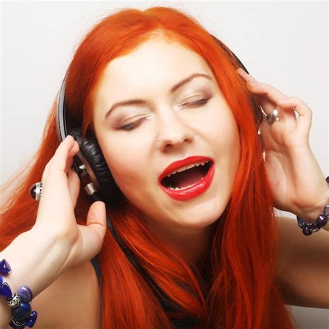 Premium Photo Woman With Headphones Listening Music