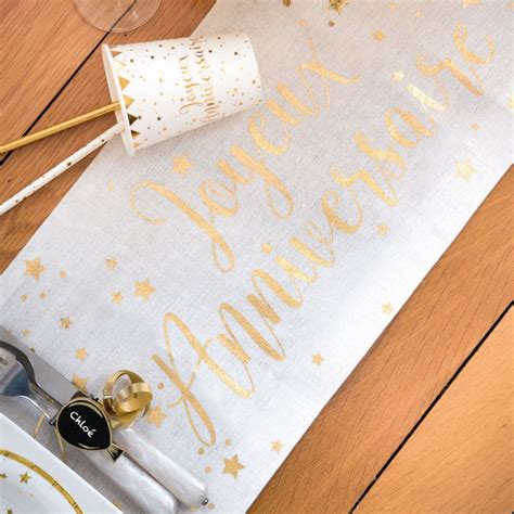 Chemin de table Joyeux Anniversaire élégant Dragées Anahita