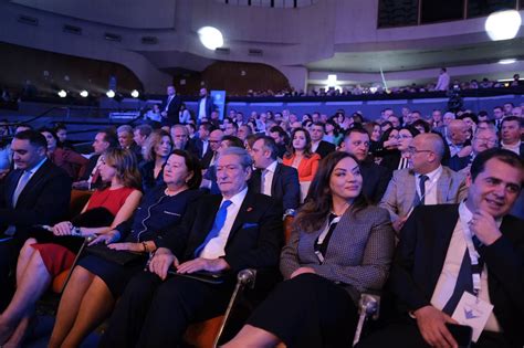 FOTO Deputetët e PD braktisin Kuvendin e Rithemelimit kush janë figurat e vjetra në krah të