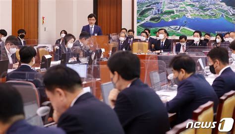 허위신고로 승차권 받아 출퇴근나희승 코레일 사장 드러난 해임사유 뉴스1