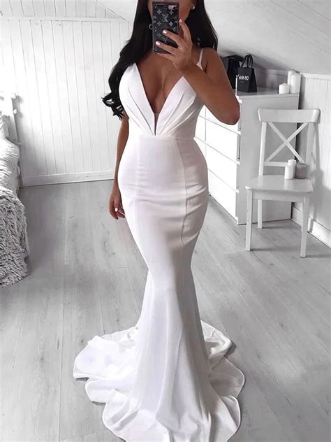Trumpetmermaid Sweep Train V Neck Silk Like Satin Ruffles Prom Dresses