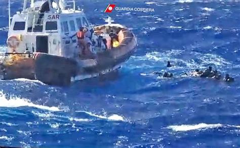 La Jornada Guardacostas De Italia Rescatan A 91 Migrantes En El
