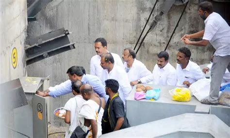 Cm Jagan Keen On Completing Pending Projects Deputy Chief Minister