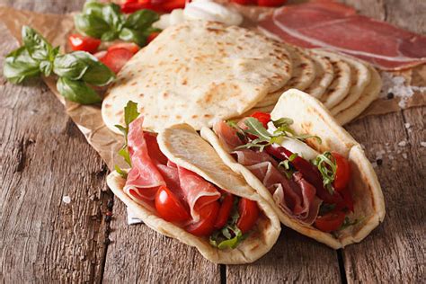 Piadina 이미지 스톡 사진 및 일러스트 Istock
