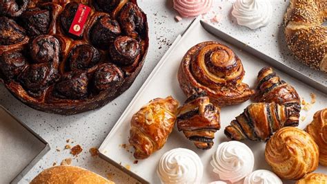 עוגות יום הולדת קוטר 24 ס״מ מאפה נאמן קניון מלחה ירושלים Wolt