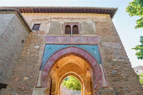 Granada Entrada e Tour Guiado Alhambra c Palácios Nasridas GetYourGuide