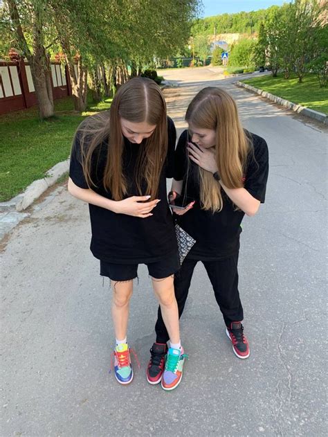 Nest And Allangelbe в 2024 г Девушки Swag Братские фото Идеи для фото