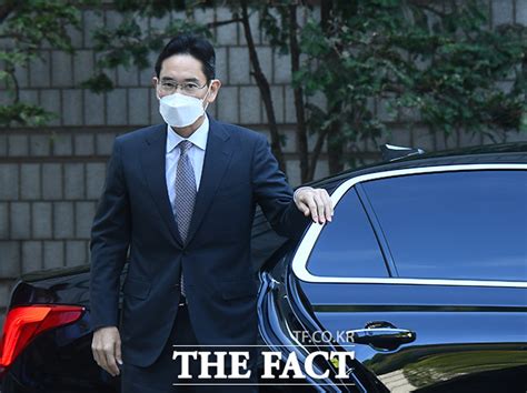 이재용 가석방 6일 만에 재판 출석묵묵부답 사회 기사 더팩트