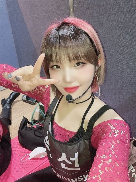 Pinkfantasy On Twitter Pink Fantasy Poison St Ep Alice In Wonderland