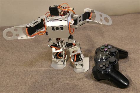 Yahooオークション ロボビー・ナノ Robovie Nano ヴィストン 二足歩
