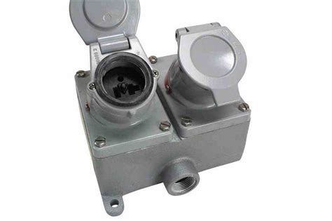 Larson Electronics Class 1 Div 1 Class 2 Div 1 Class 3 2 Gang Receptacle 250v 15 Amp