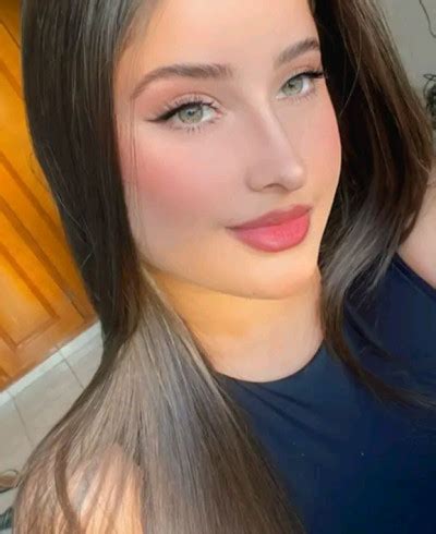 Nicol From Valencia Venezuela Seeking For Man Rose Brides