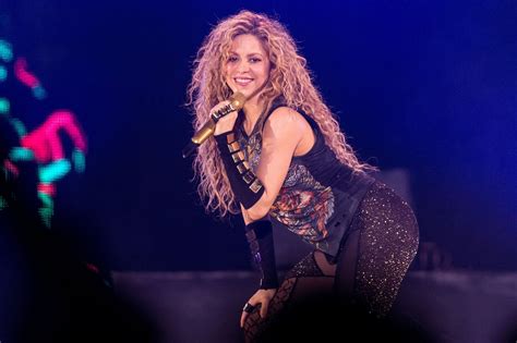 Best Shakira Songs Of All Time Singersroom Com