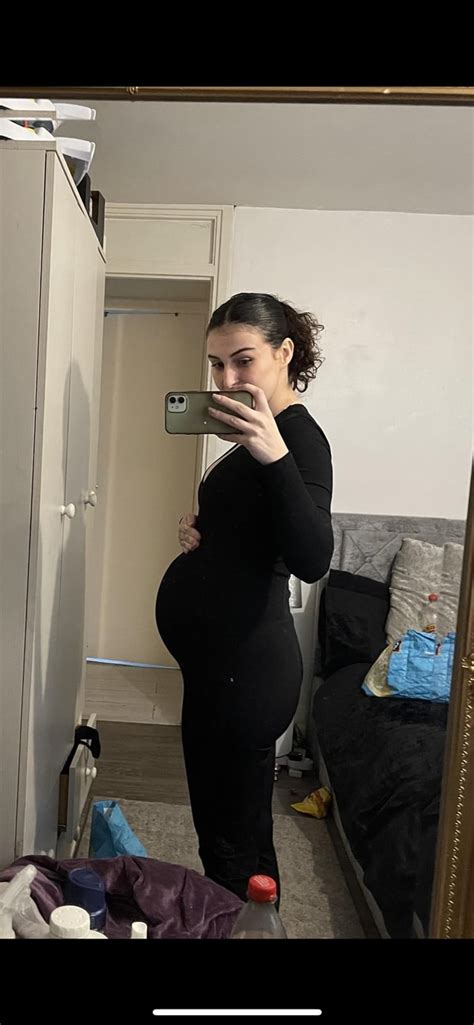Sexy Navel Pregnant 😋 Bloated Belly Girl Rclothedpreggo