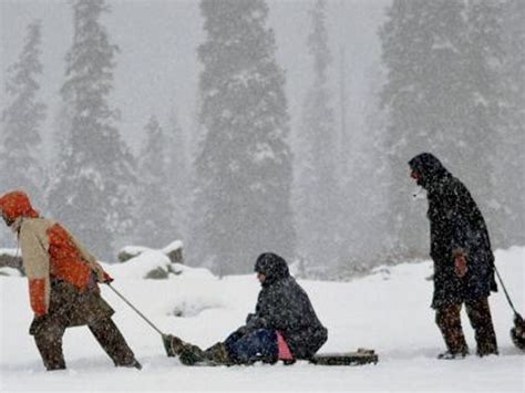 Kashmir Gets Slight Respite From Cold As Minimum Temp Rises Hindustan