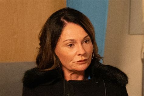 What Is Triple Negative Breast Cancer As Itv Emmerdale Chas Dingle Gets Devastating Health