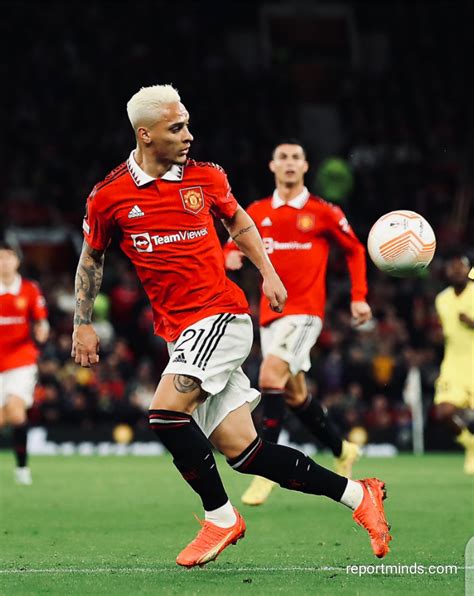 Manchester United Star Antony Debuts Blonded Hair During Europa League