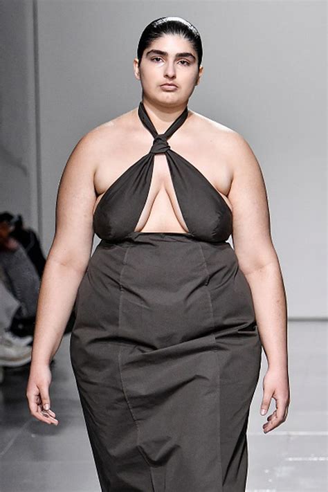 Big Boobs Are Back In Fashion As Models Bare Sensational Curves On Catwalk Daily Star