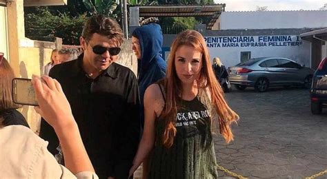 Suzane von Richthofen tem namorado Criminosa é vista bonitão