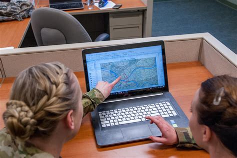 The Gist Of Military Geospatial U S Army Reserve News
