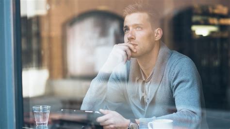 စိတ်ကူးယဉ် အိမ်မက်မက်နေရုံနဲ့