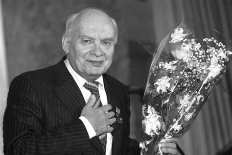 Умер Николай Добронравов