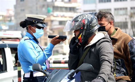 होलीमा काठमाडौंबाट २४ जना प्रहरी नियन्त्रणमा १४३ सवारीसाधन ‘होल्ड