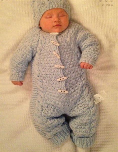 Вязаный комбинезон для новорожденных спицами с описанием и схемами реглан сверху спицами